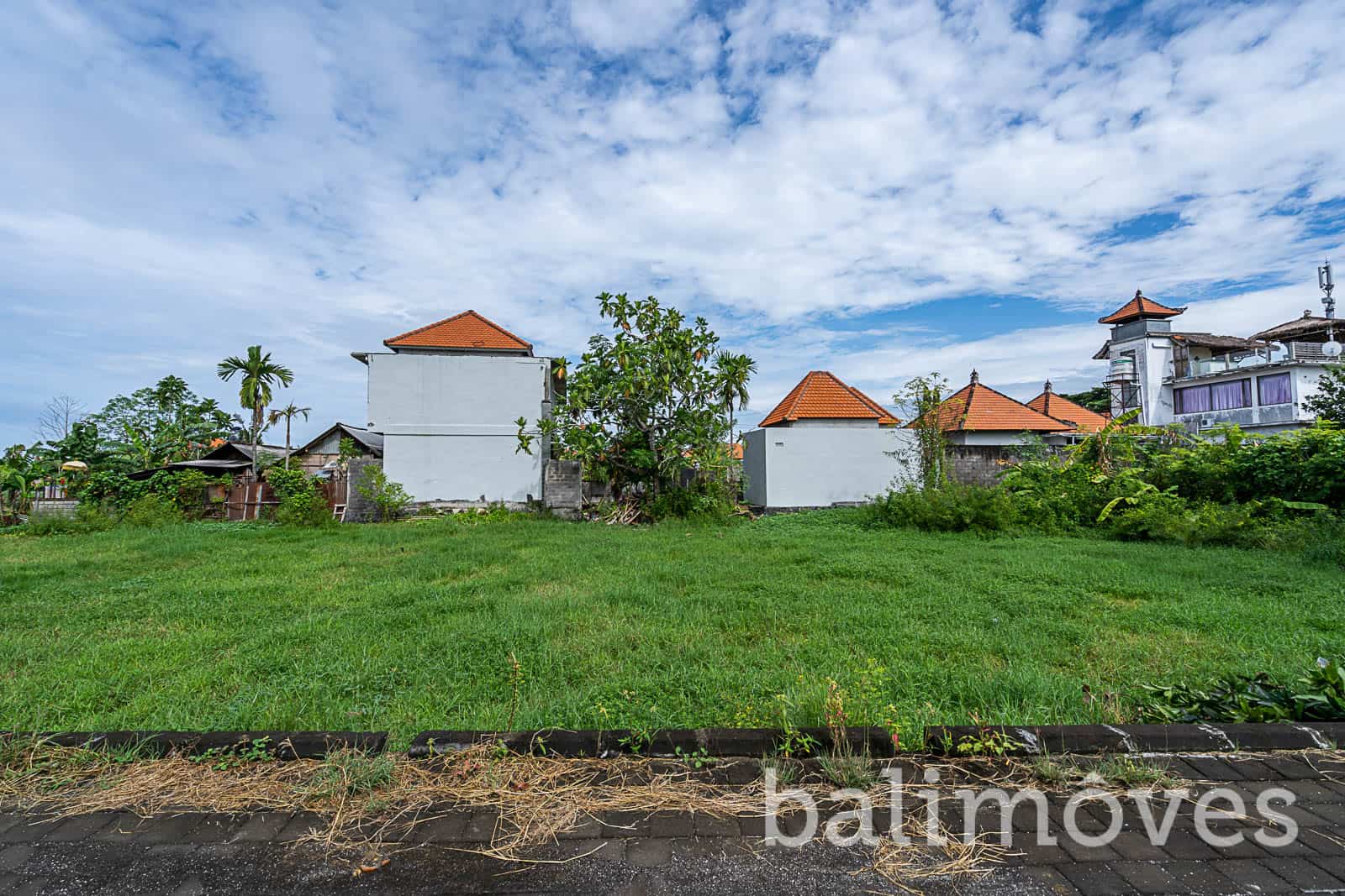 Nice 1000m2 Plot Land For Long Term Contract » Balimoves Property